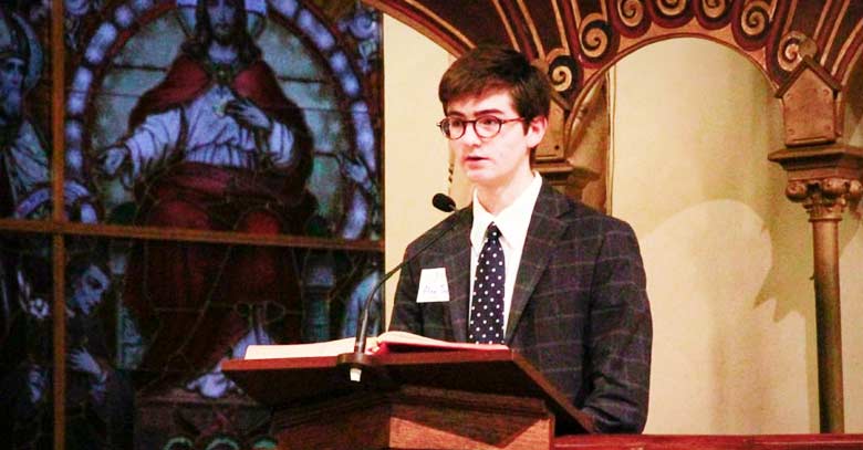 3 reglas elementales para los lectores en la Santa Misa